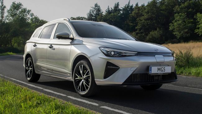 期盼不遠未來與大家見面的親民電動都會旅者 EG5 Electric - 試車頻道 TCar